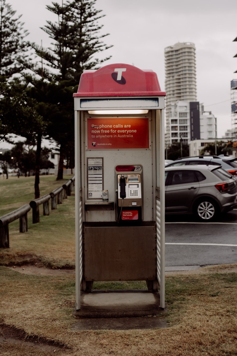 Telstra declares higher dividend on lower profits